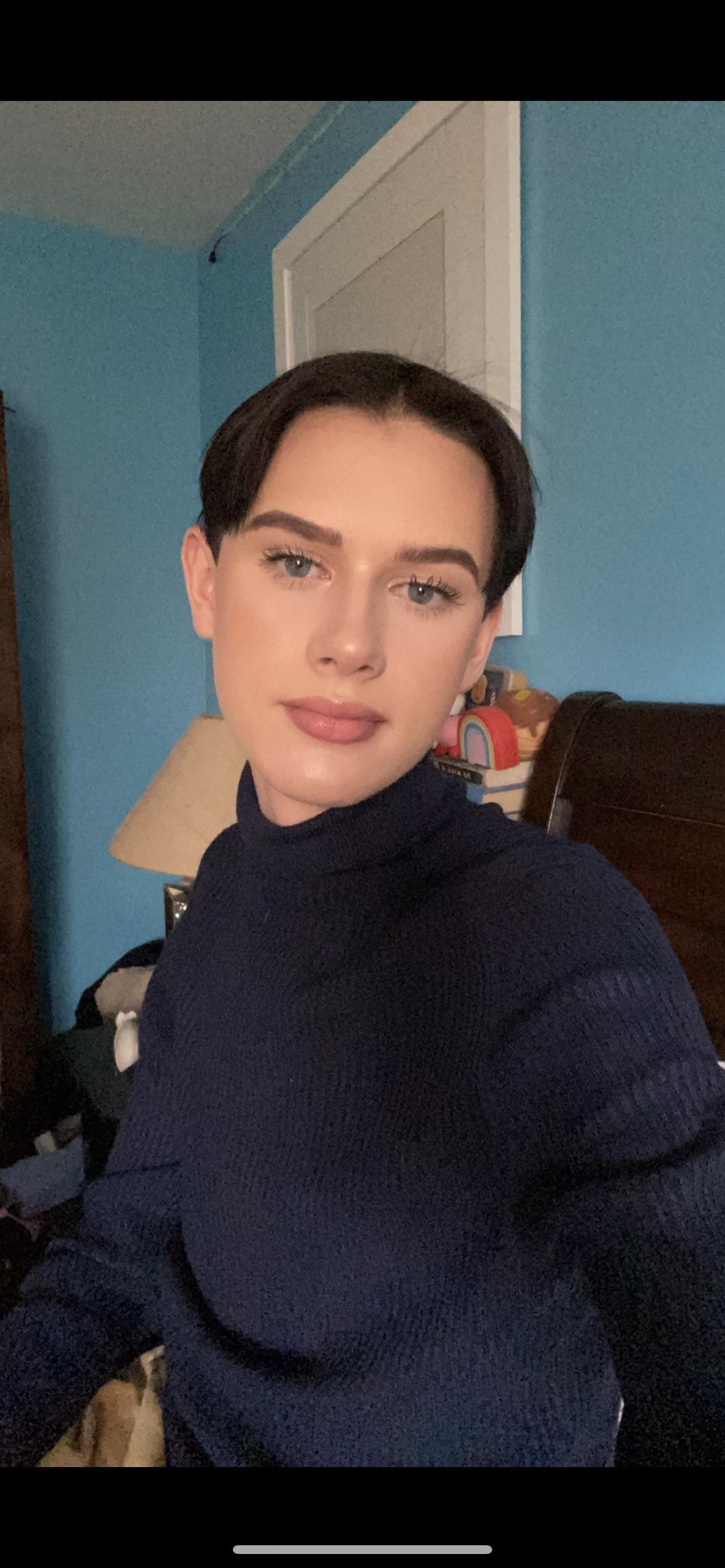 looking for compliments and hair advice | Scrolller