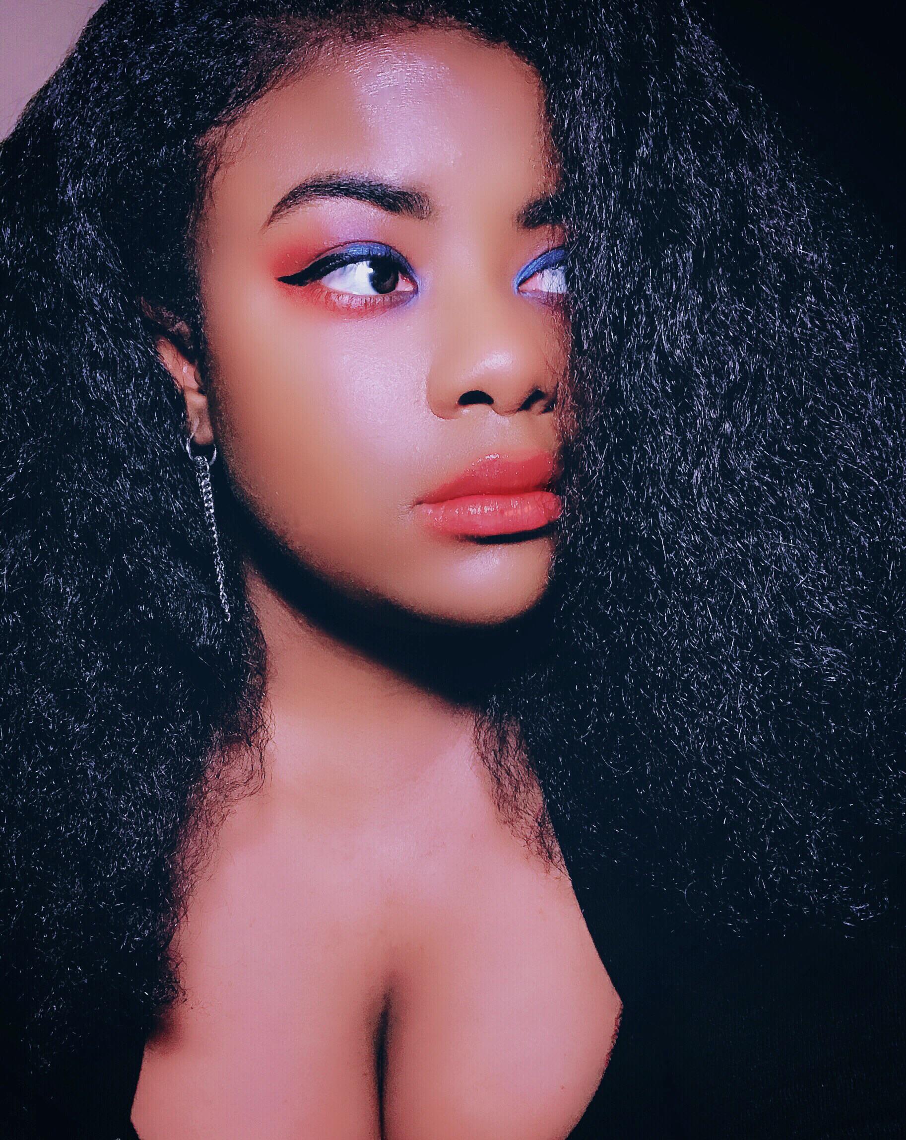 Looking for pretty alt girl friends🖤💕 (22) | Scrolller