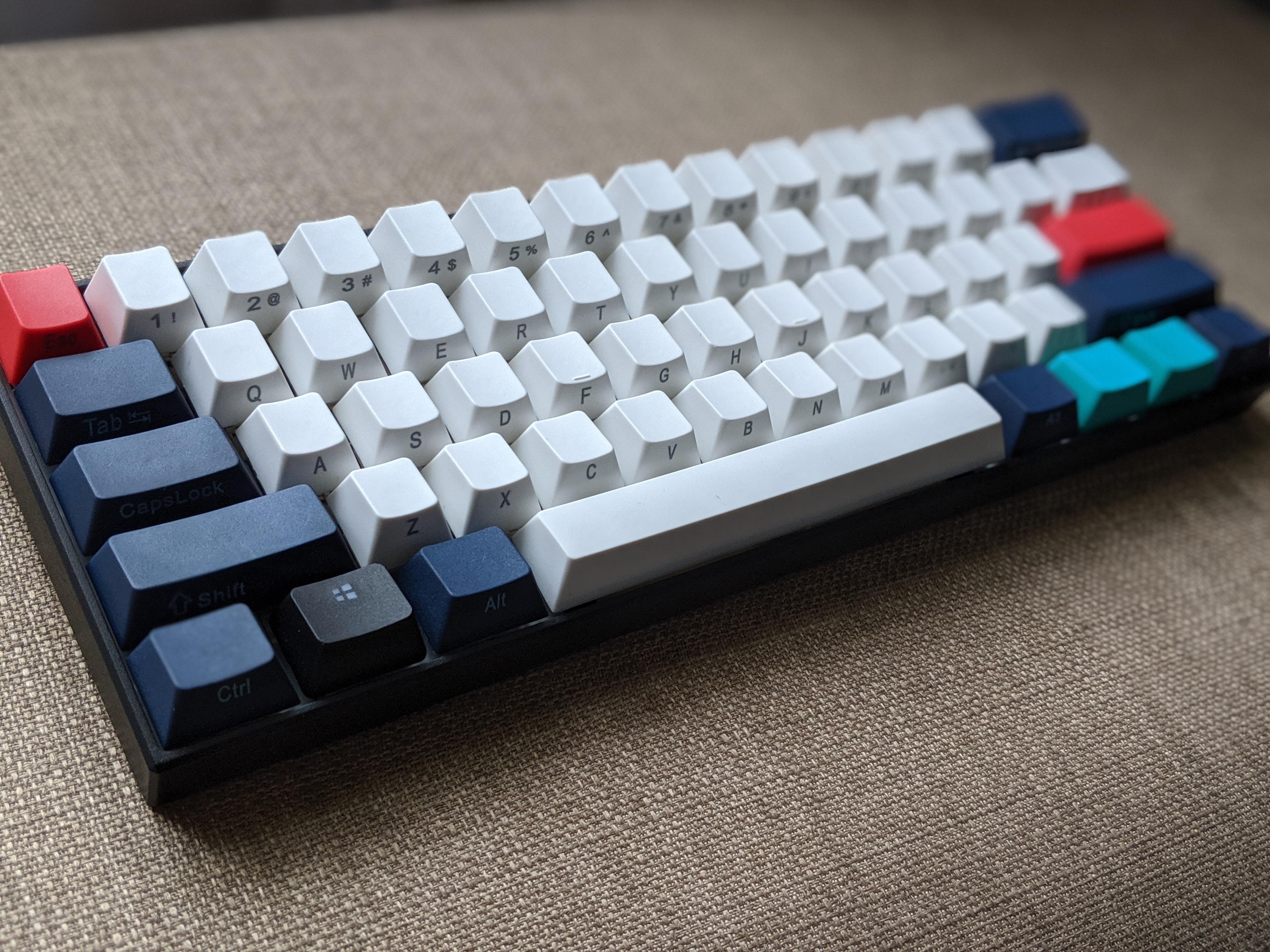 Looking fresh with the new Keycaps! Time to hunt for a new set and wait for it to arrive lol ...