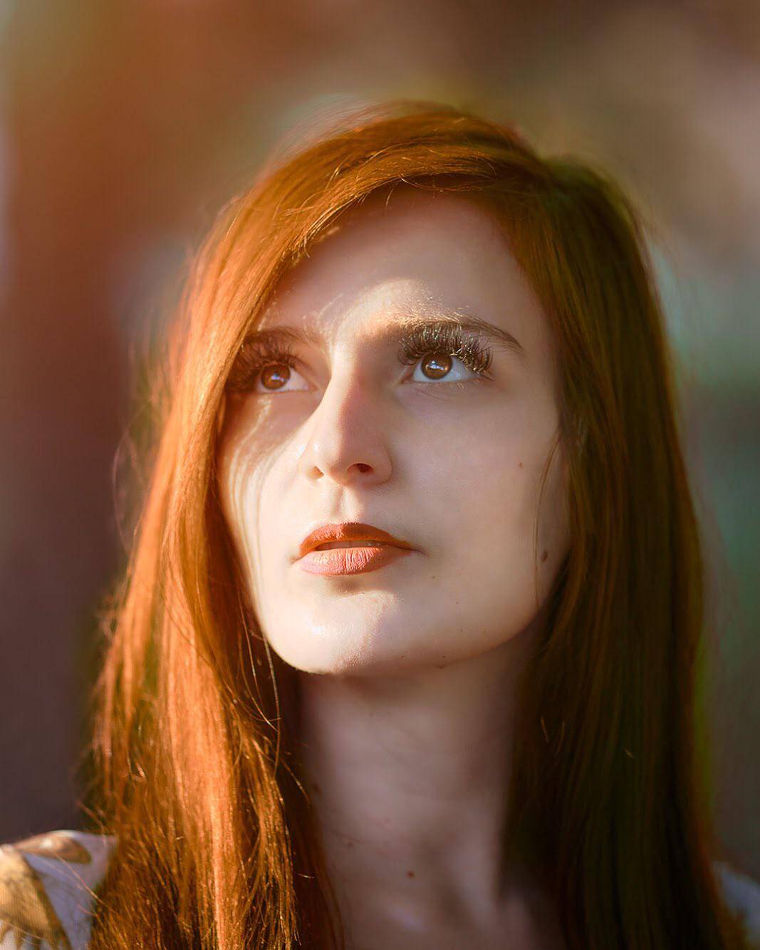 Looking into Sunlight [Sony a6000/ FE 85mm 1.8] | Scrolller