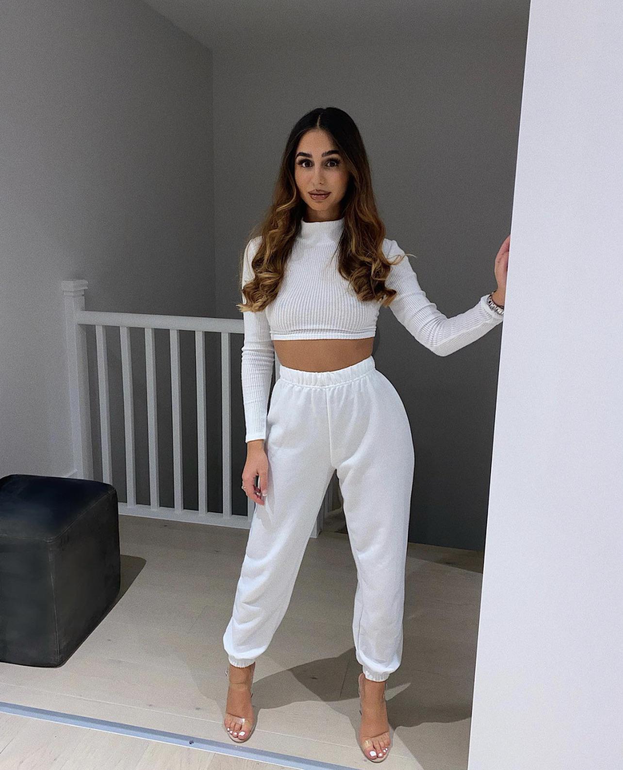 Lounging around in my girlfriends joggers x | Scrolller