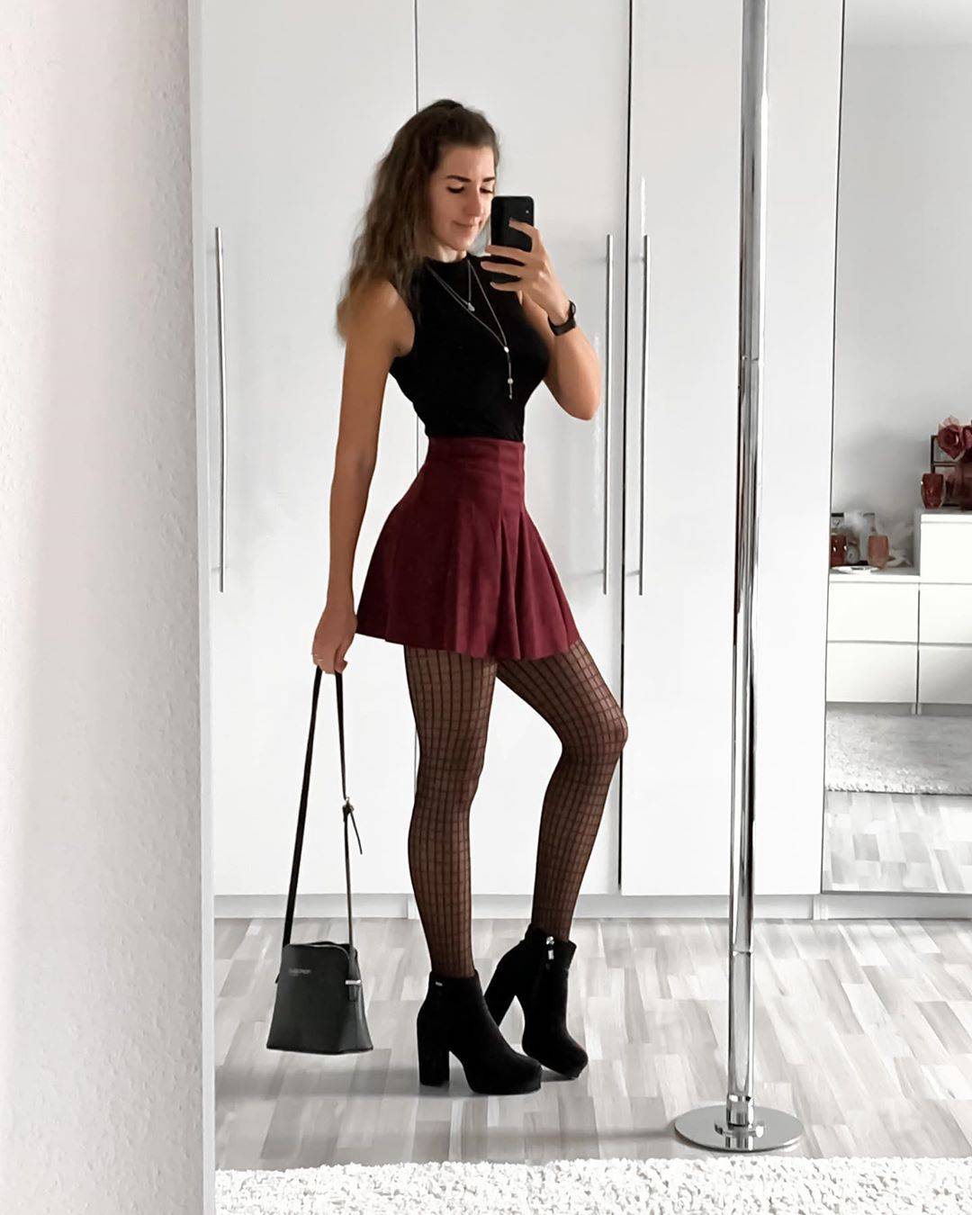 love a thick heel on her | Scrolller