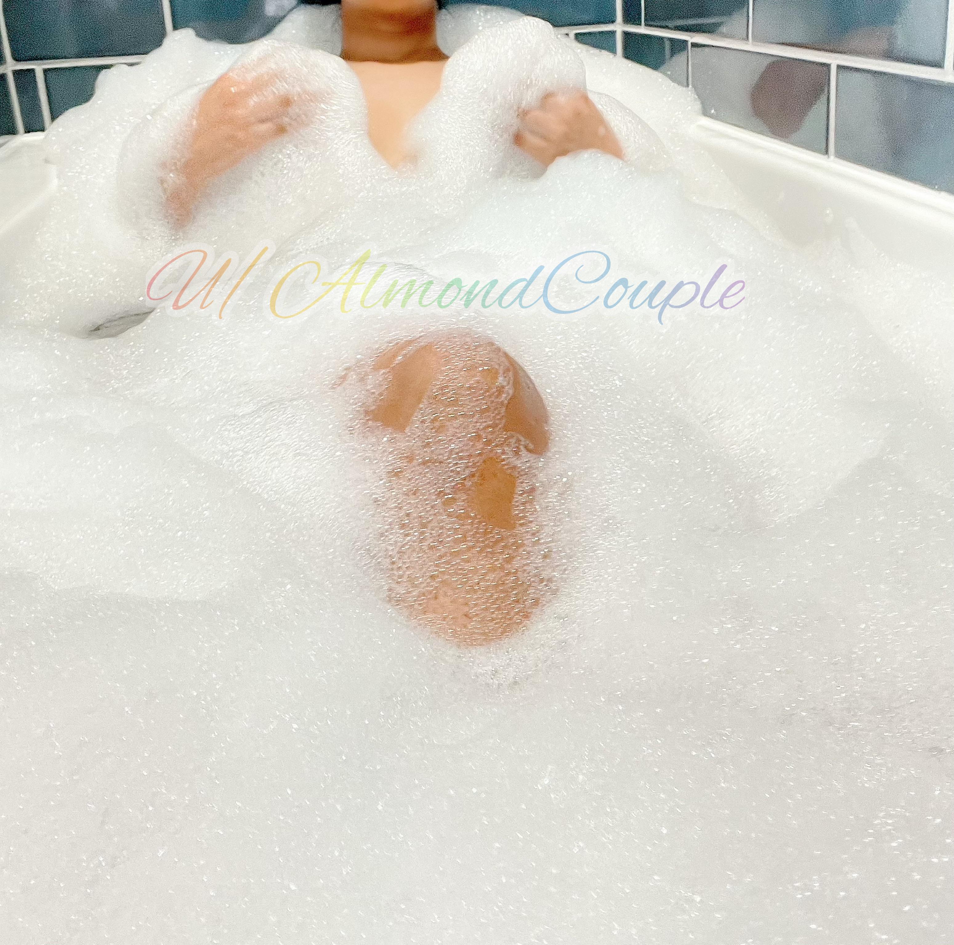 Love bubble baths [f] | Scrolller