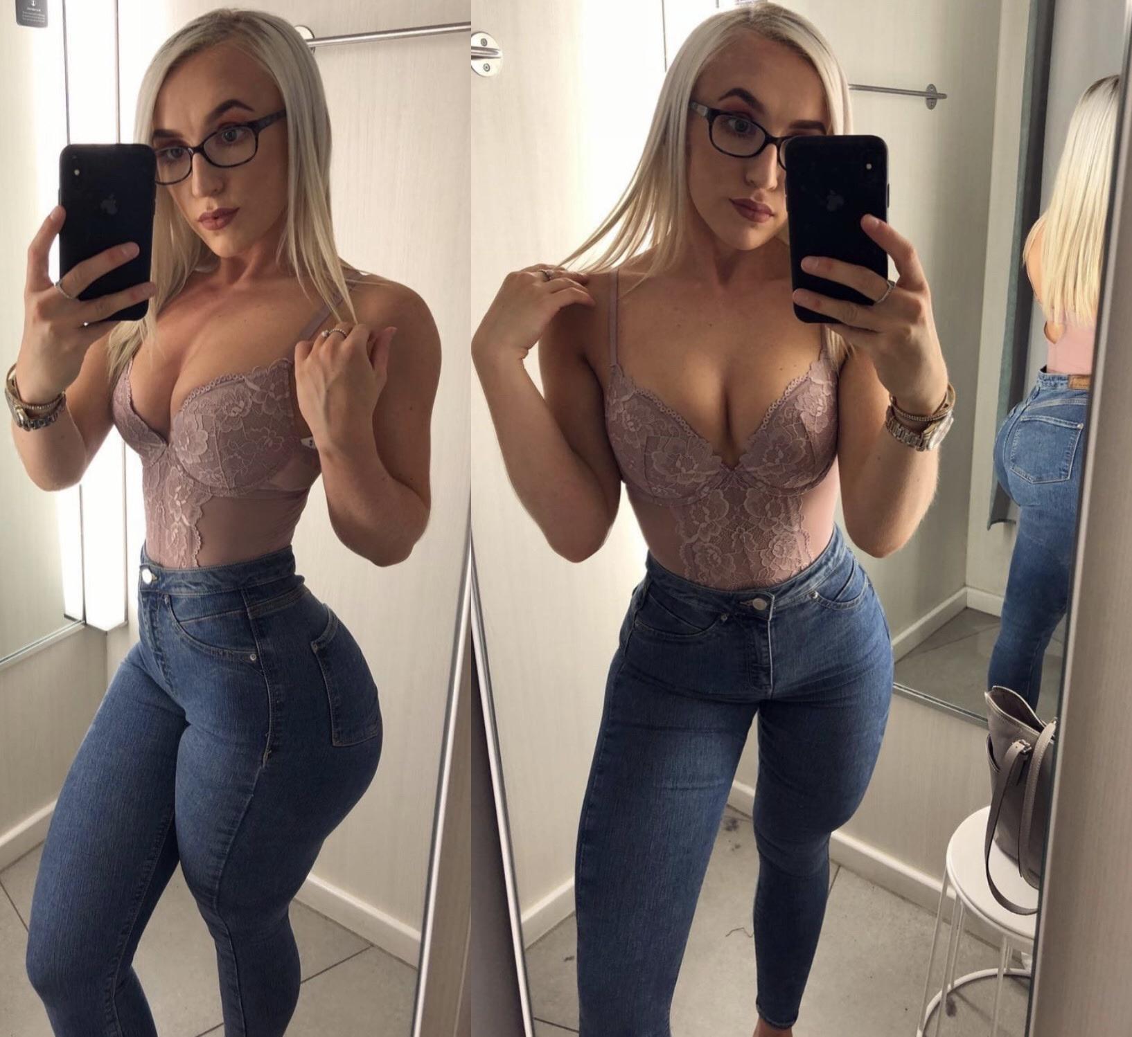 Love her changing room pics😍😍 | Scrolller