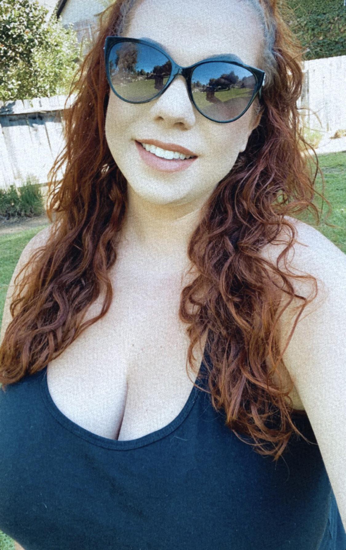 love her cleavage | Scrolller