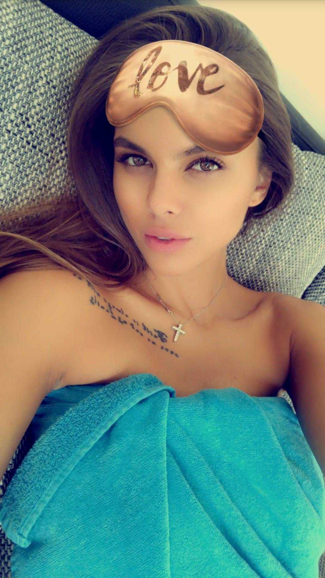 Love [sfw] | Scrolller