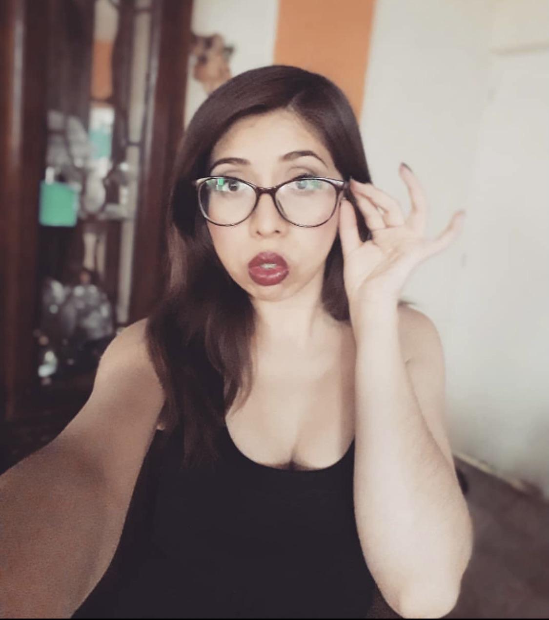 Lovely DSLs 👄 | Scrolller