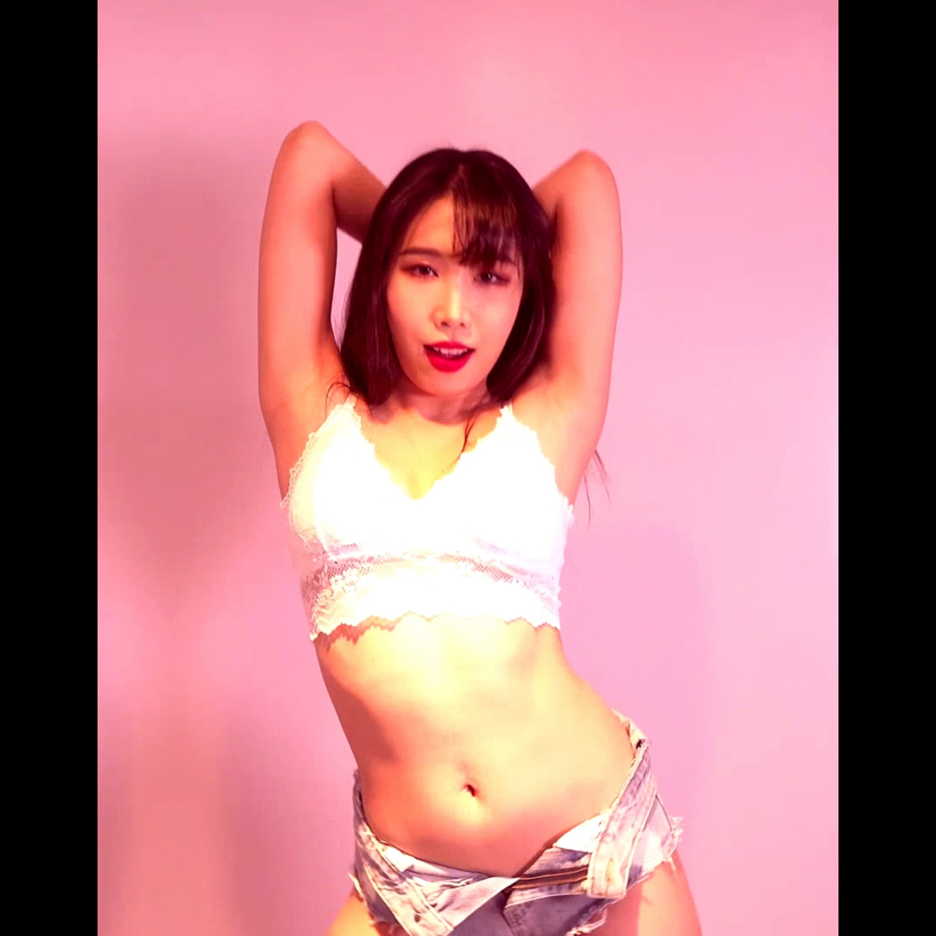 lovely Miu | Scrolller