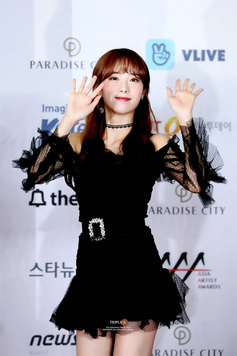 Elegant Luda | Scrolller