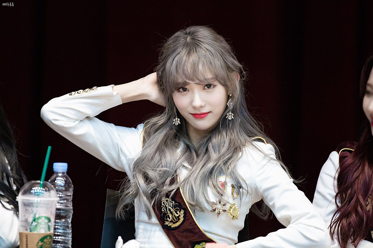 Luda pose | Scrolller