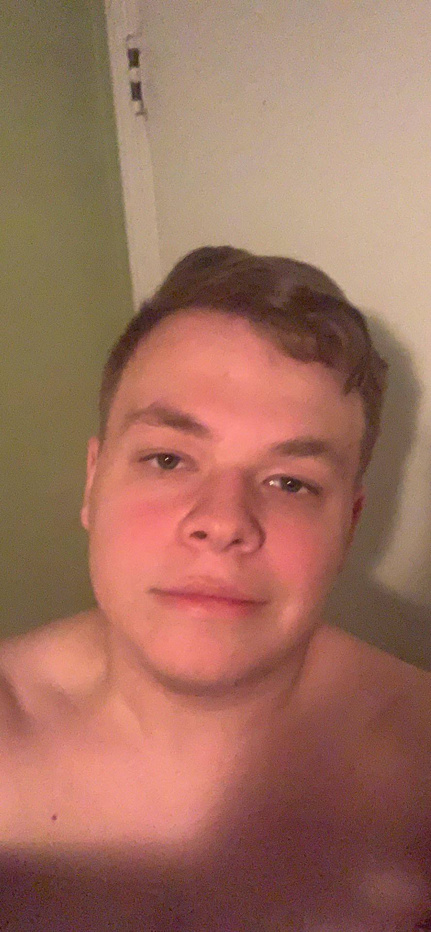 M 20 am I ugly? | Scrolller