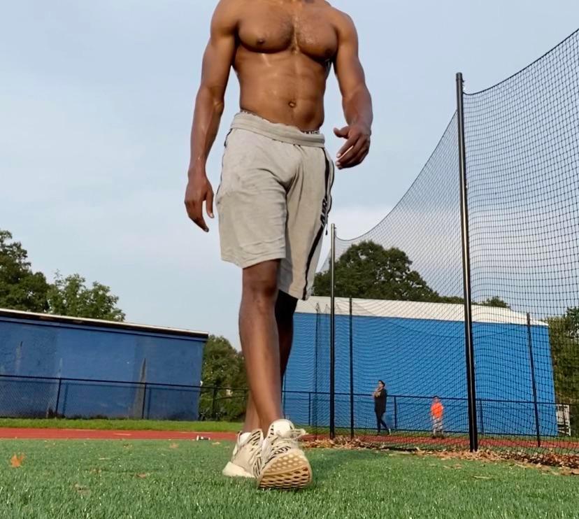 (M) 6’2 185 track runner 🏃 | Scrolller