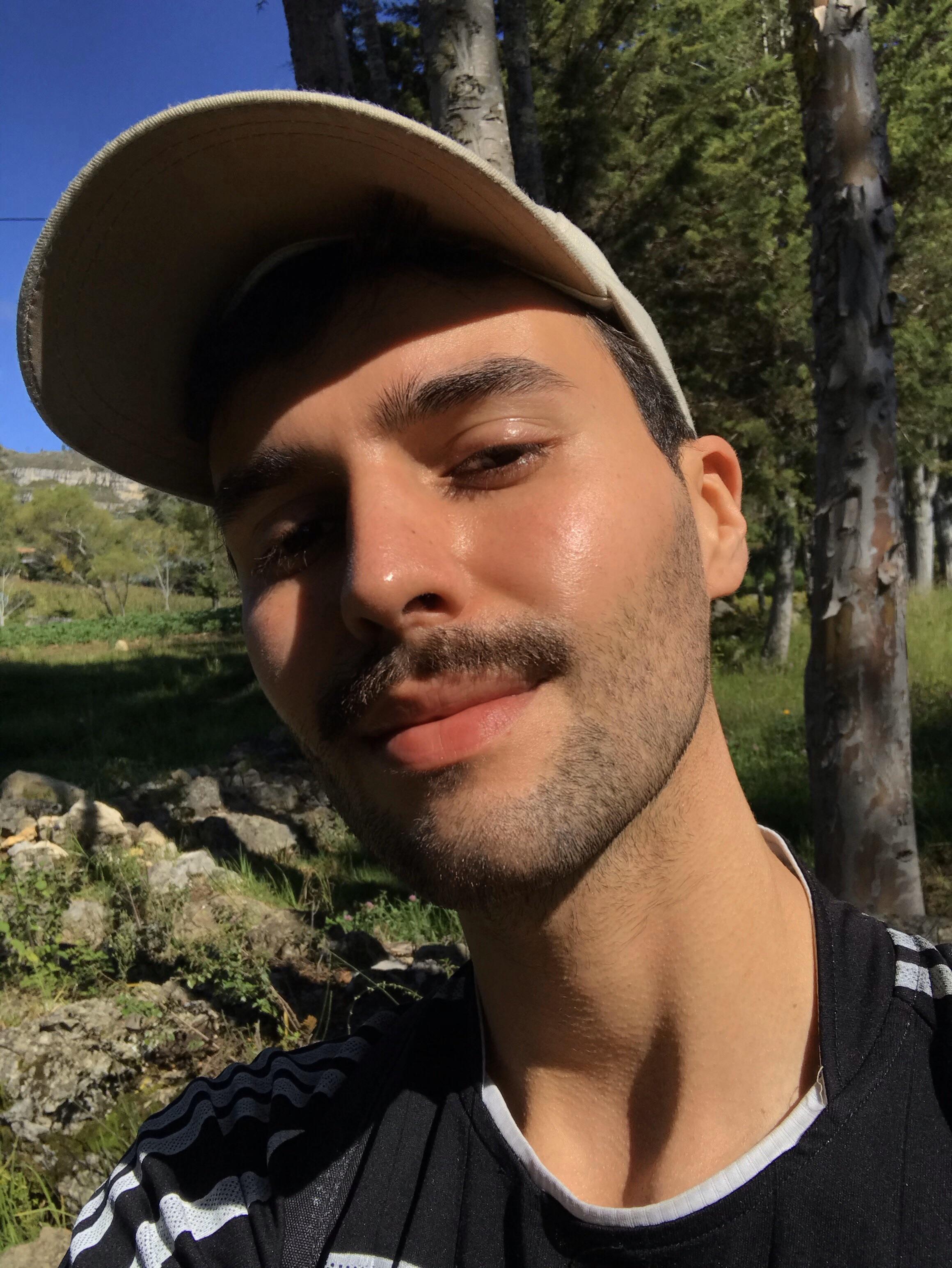 😋 (m25) | Scrolller