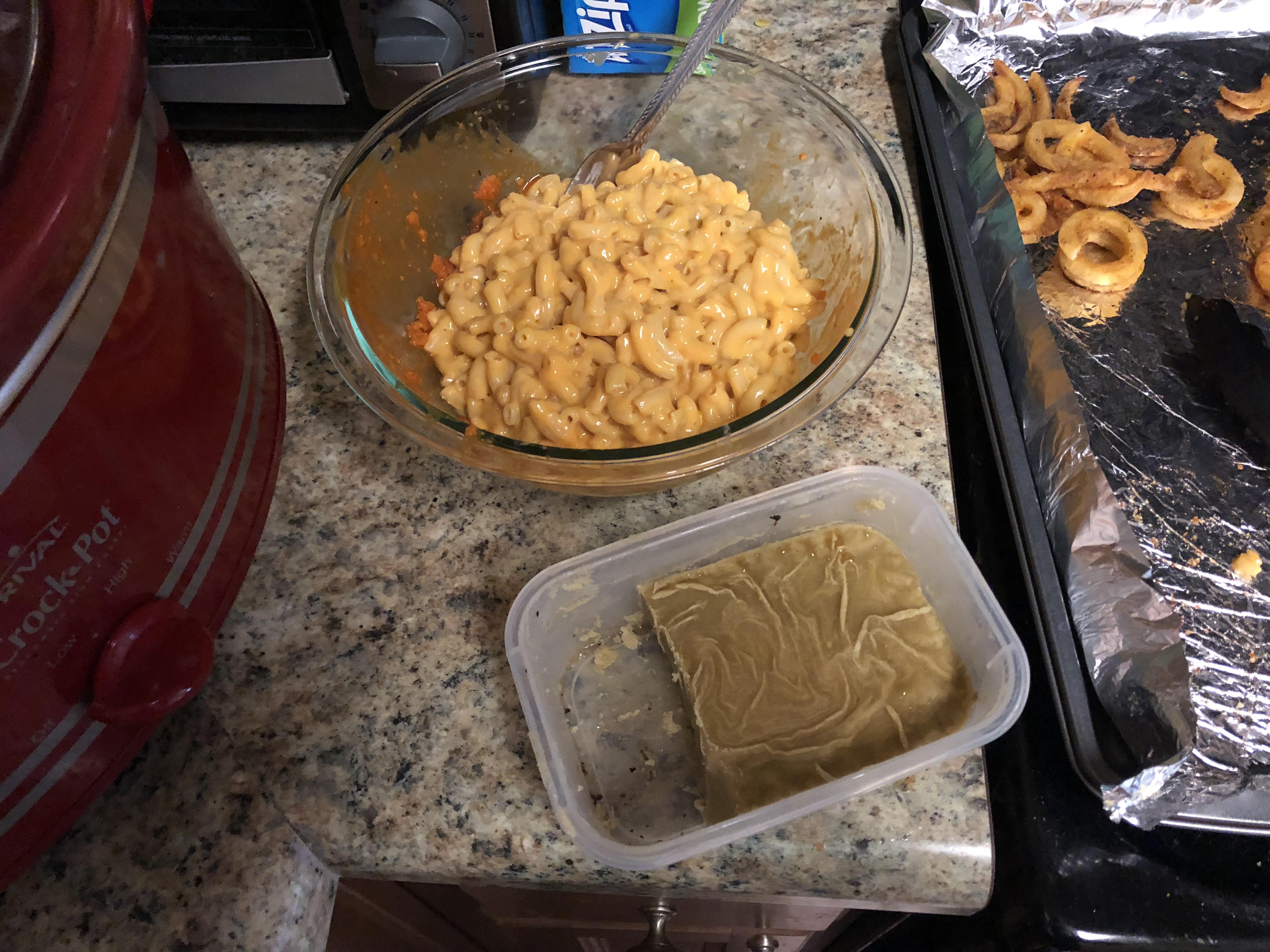 Mac n cheese but it’s an edible | Scrolller