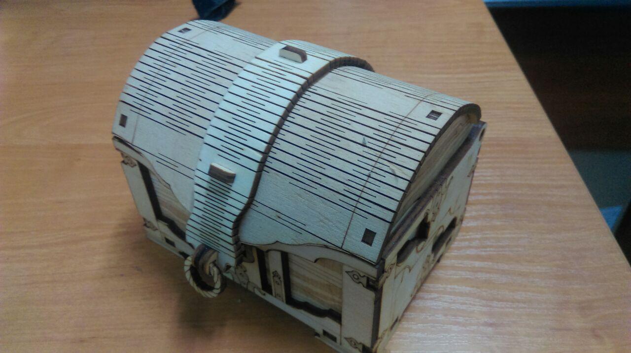 Made a lasercut dice chest with a couple of mechanical flavor | Scrolller