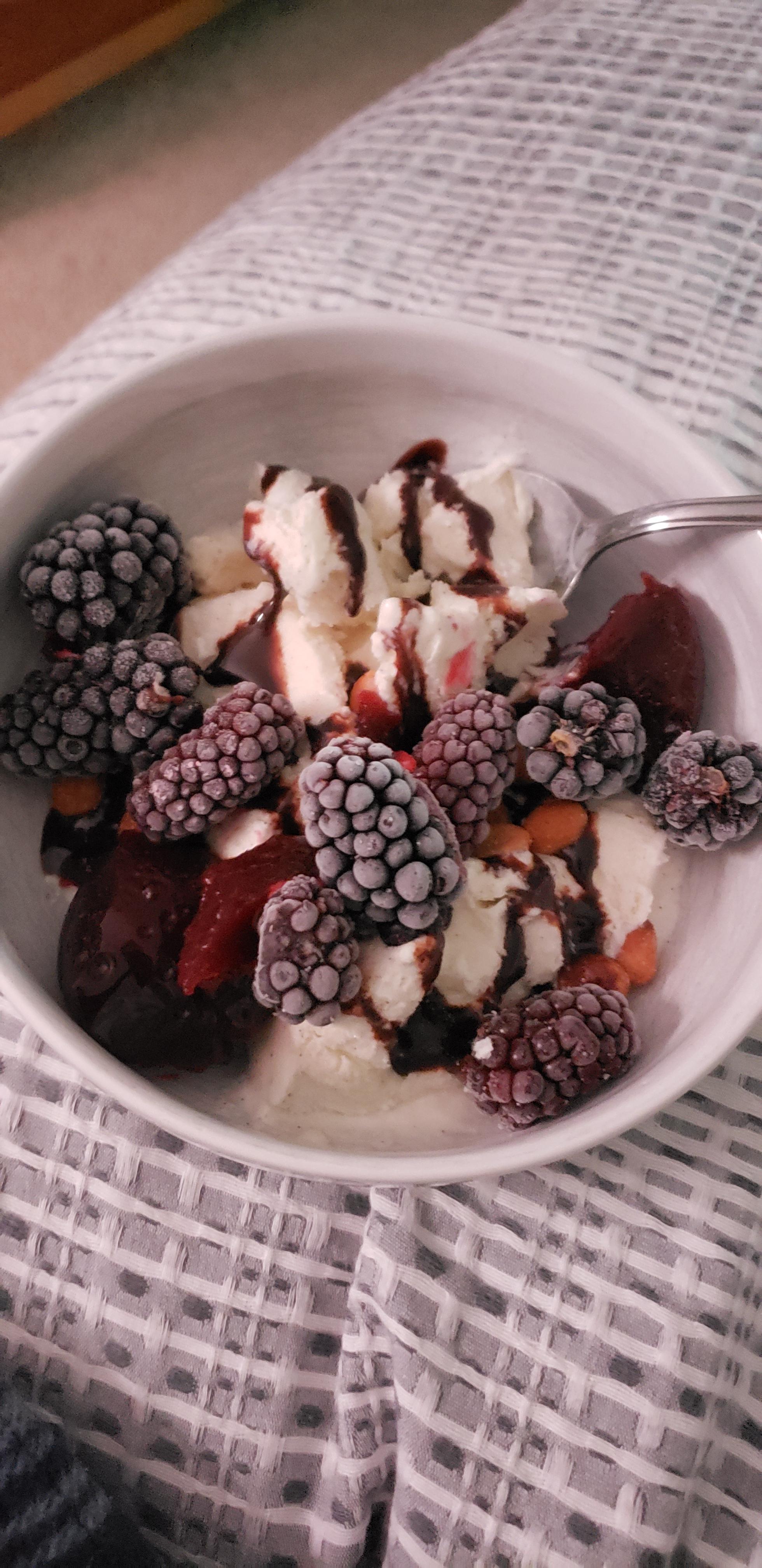 Made myself a homemade sundae | Scrolller