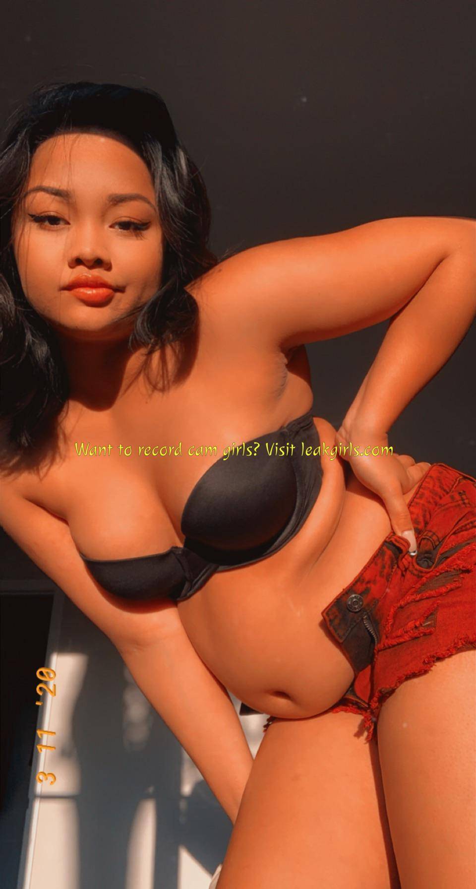 made the mistake of trying to zip up these shorts right after eating 😭 | Scrolller