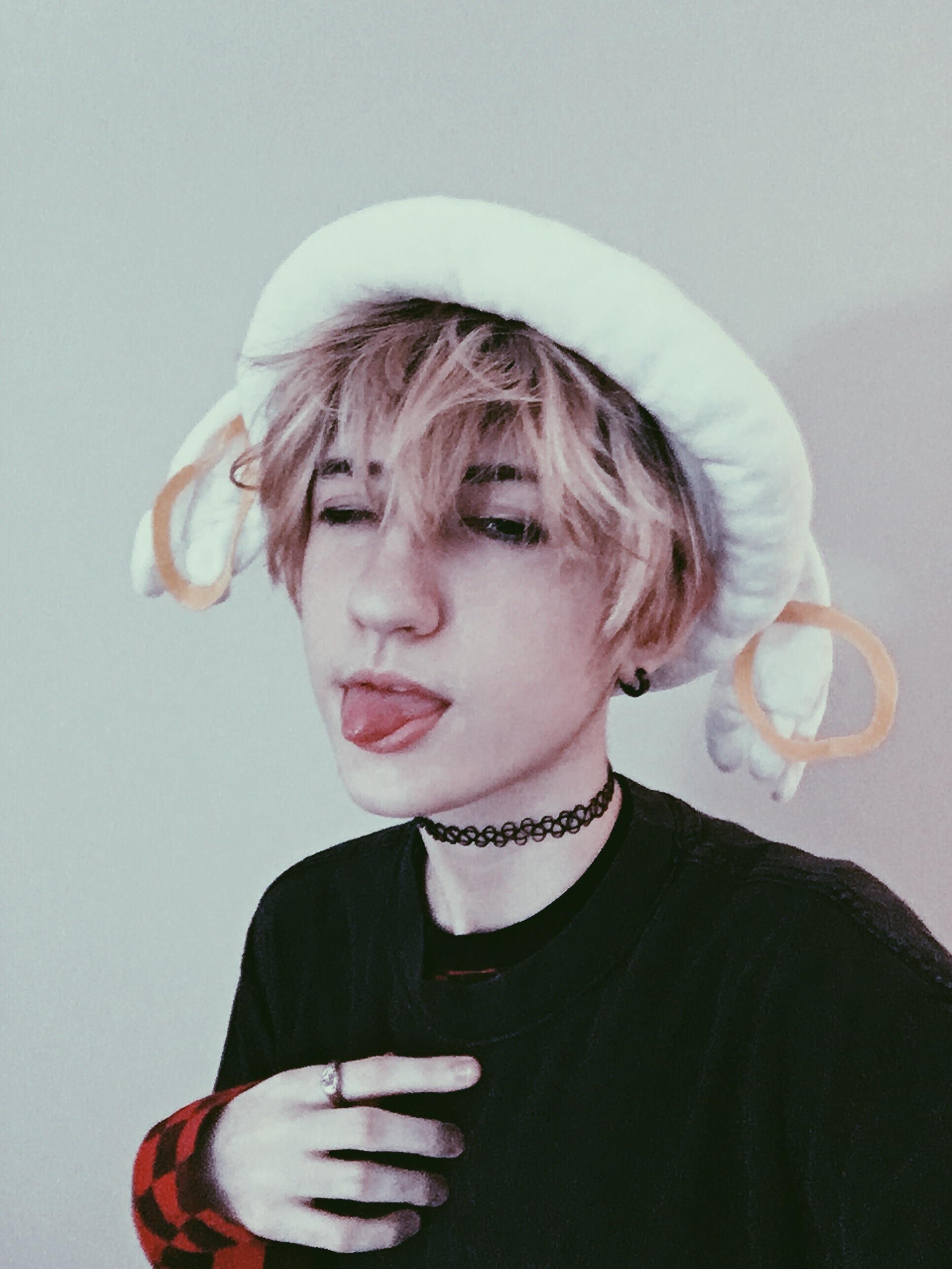Madoka Hat Scrolller