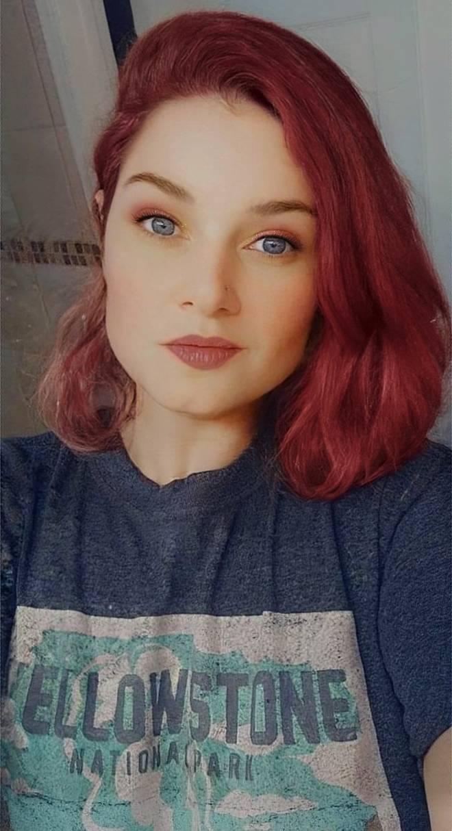 Magenta selfie. | Scrolller