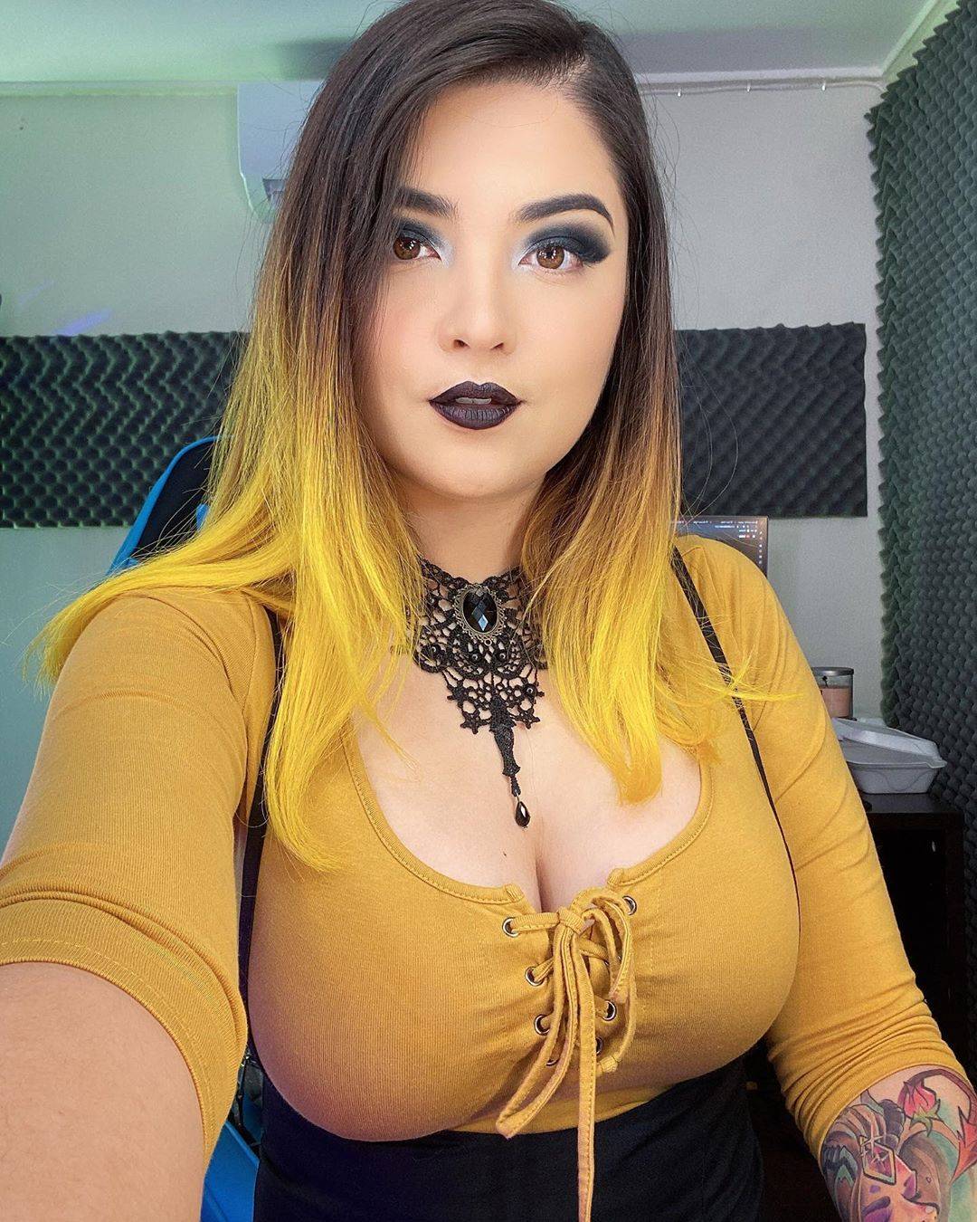 Make her boobs bigger pls | Scrolller