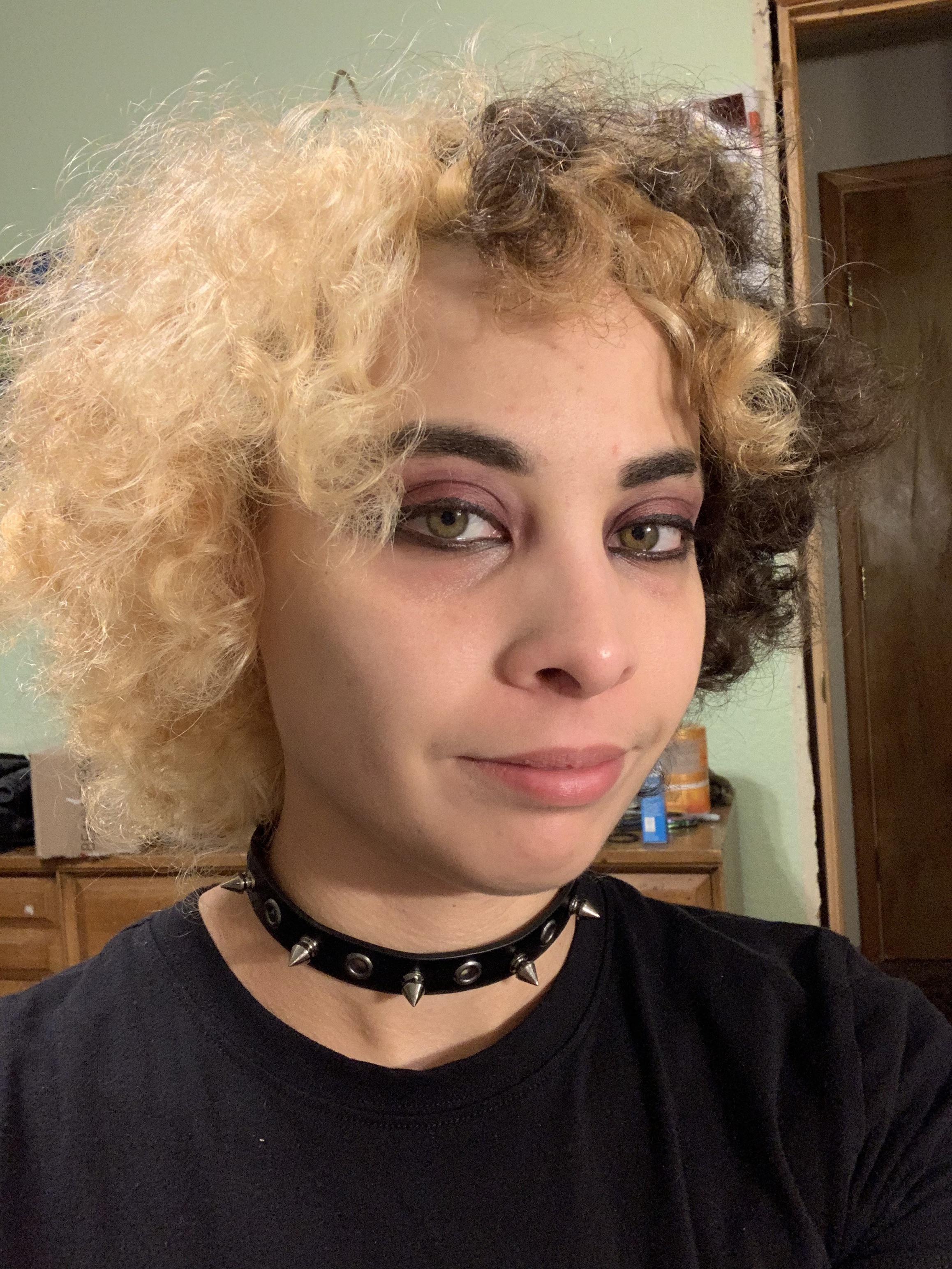 Makeup doesn’t match the outfit, but oh well. | Scrolller