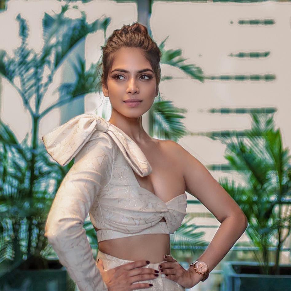 Malavika Mohanan the goddess cleavage | Scrolller