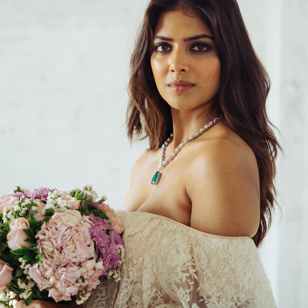 Malvika Mohanan - Damn, I might have to change my mind about this whore. | Scrolller