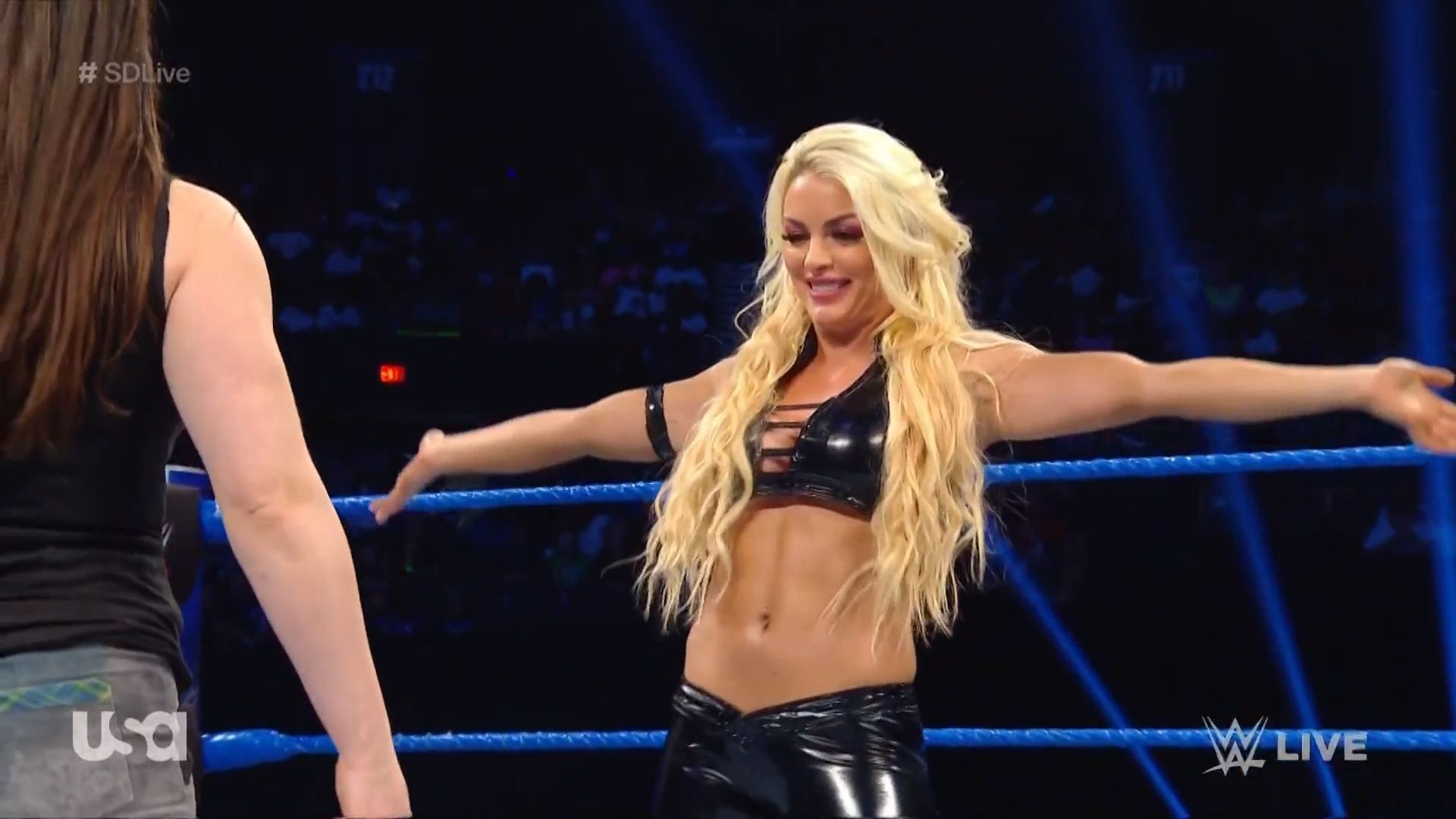 Mandy showing off | Scrolller