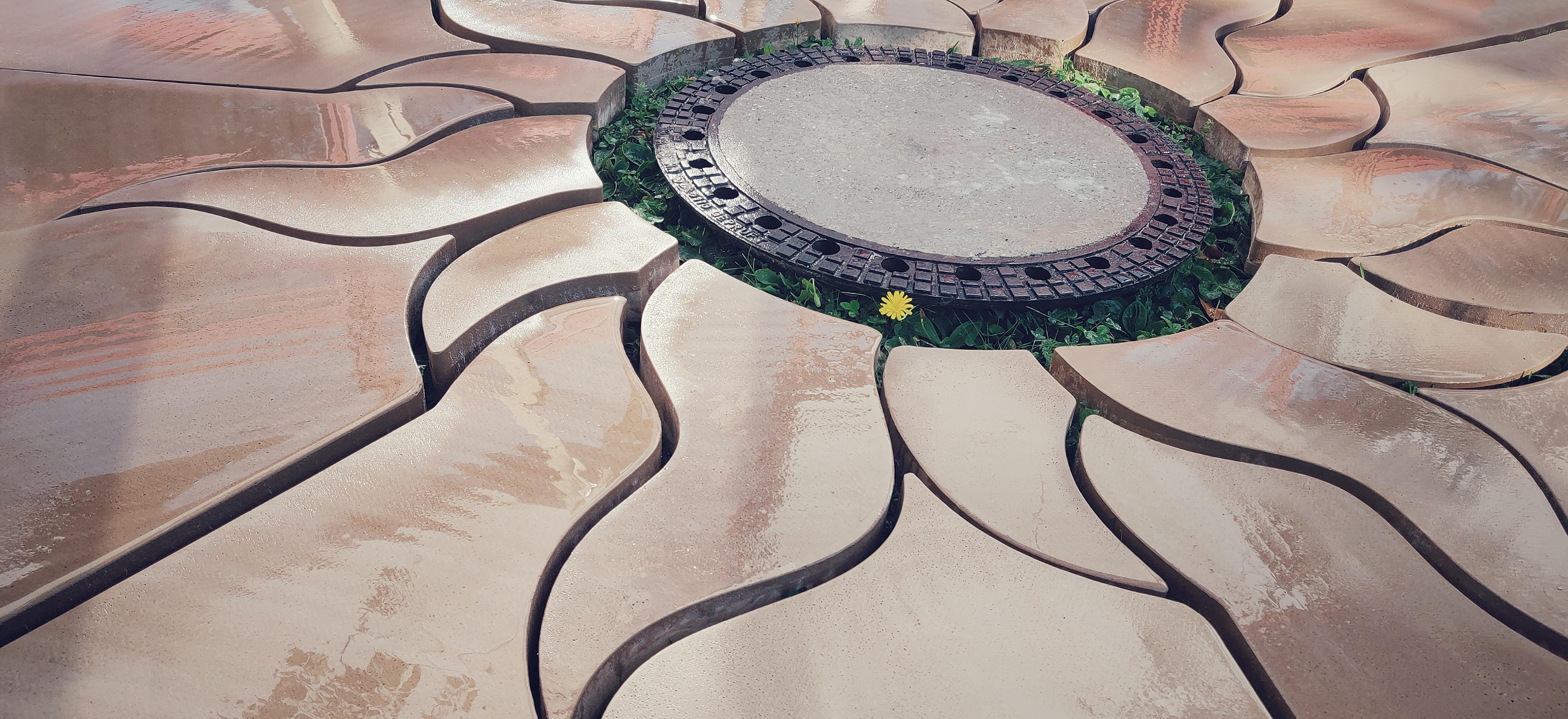 Manhole cover pavement | Scrolller