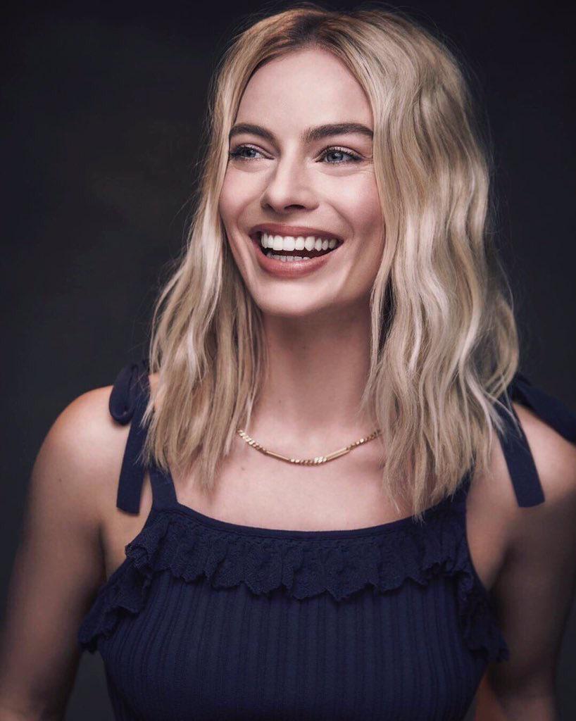 Margot Robbie | Scrolller