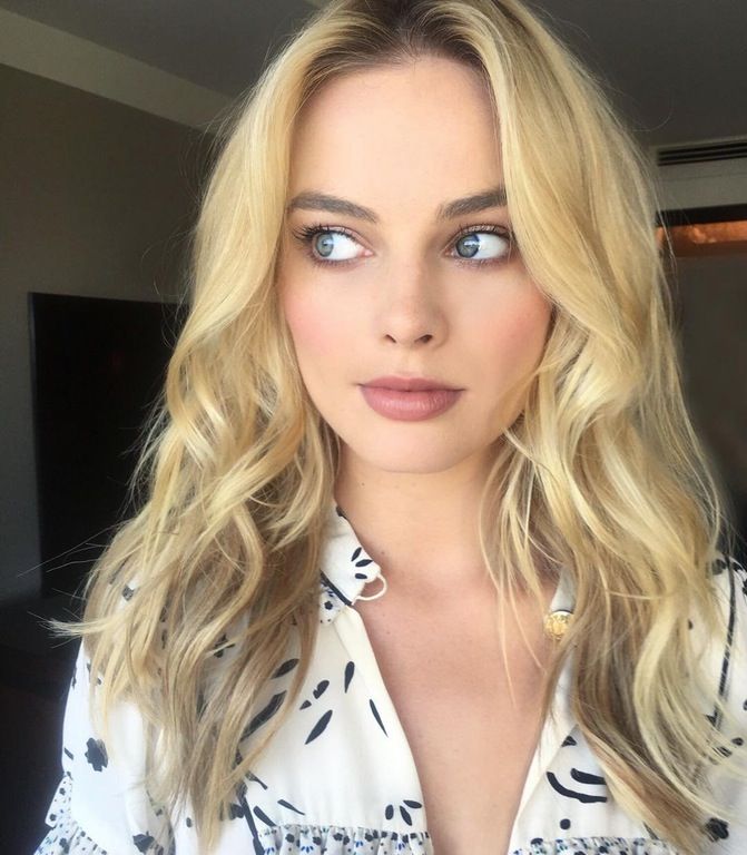 Margot Robbie | Scrolller