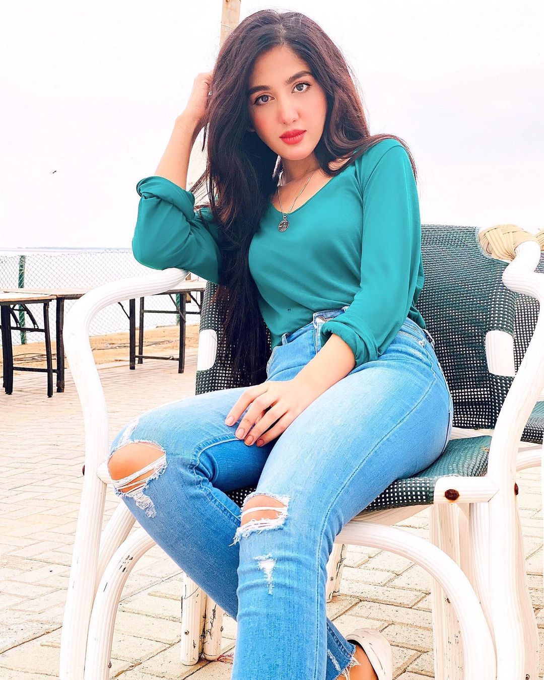 Maria Jan | Scrolller