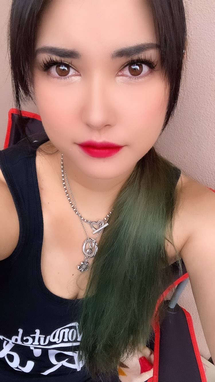 Maria Ozawa stunning selfie | Scrolller