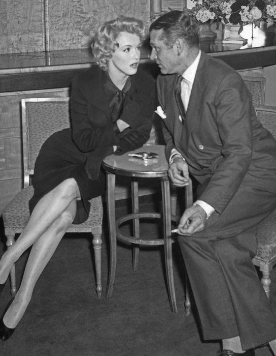 Marilyn and Laurence Olivier, 1956 | Scrolller