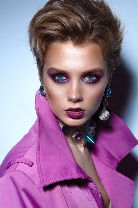 Marta Gromova Scrolller