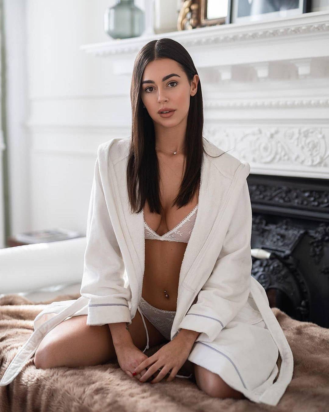 Marta Solé | Scrolller