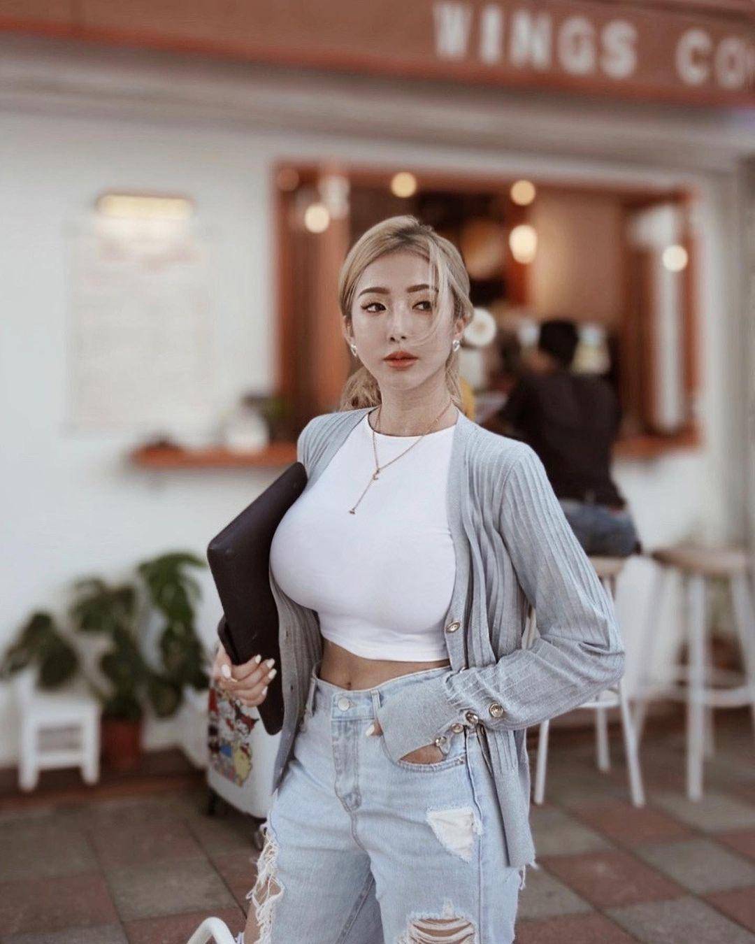 Massive Asian Breasts | Scrolller