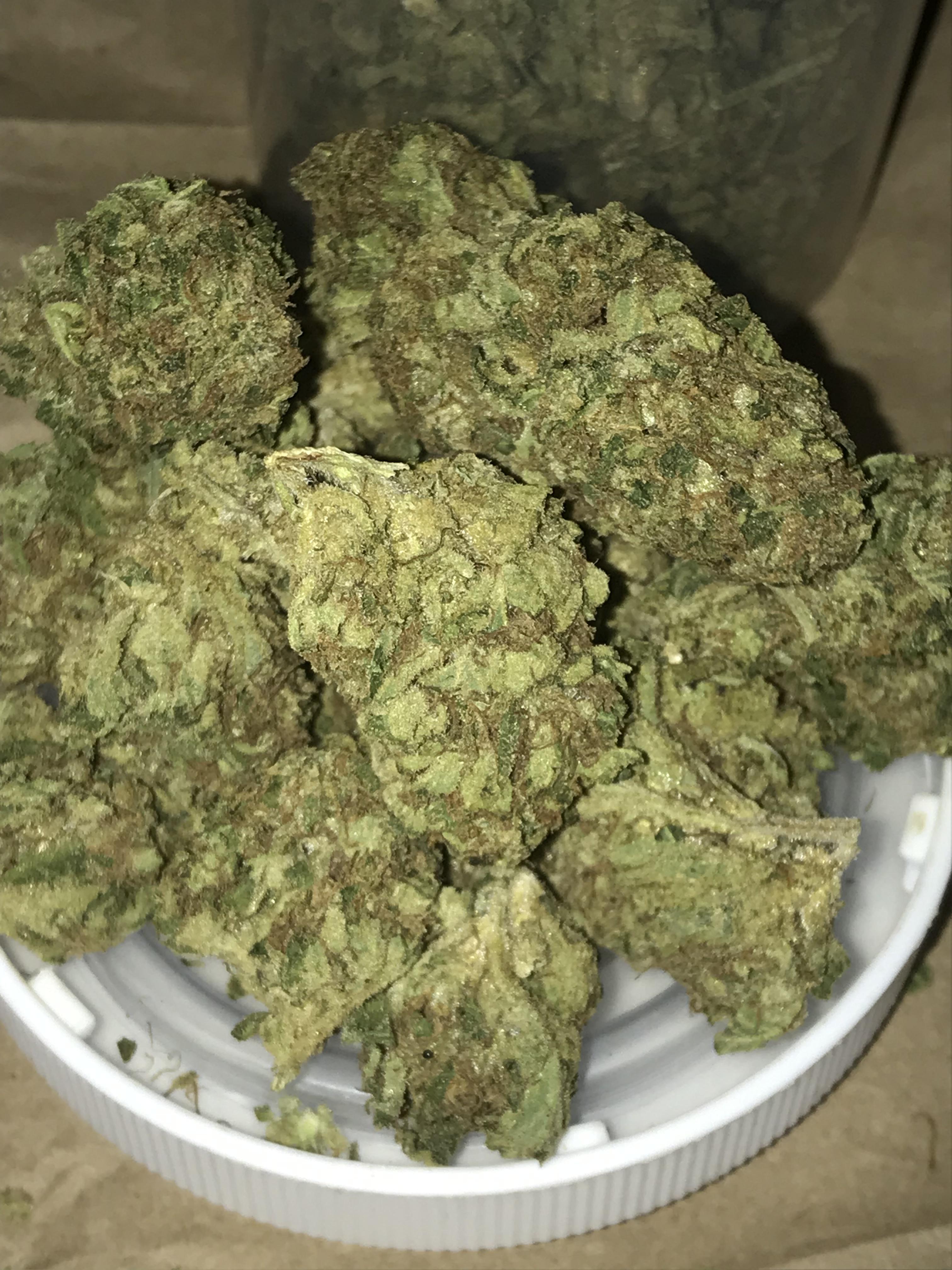 🌝Maui Wowie🌋🇨🇦33% | Scrolller
