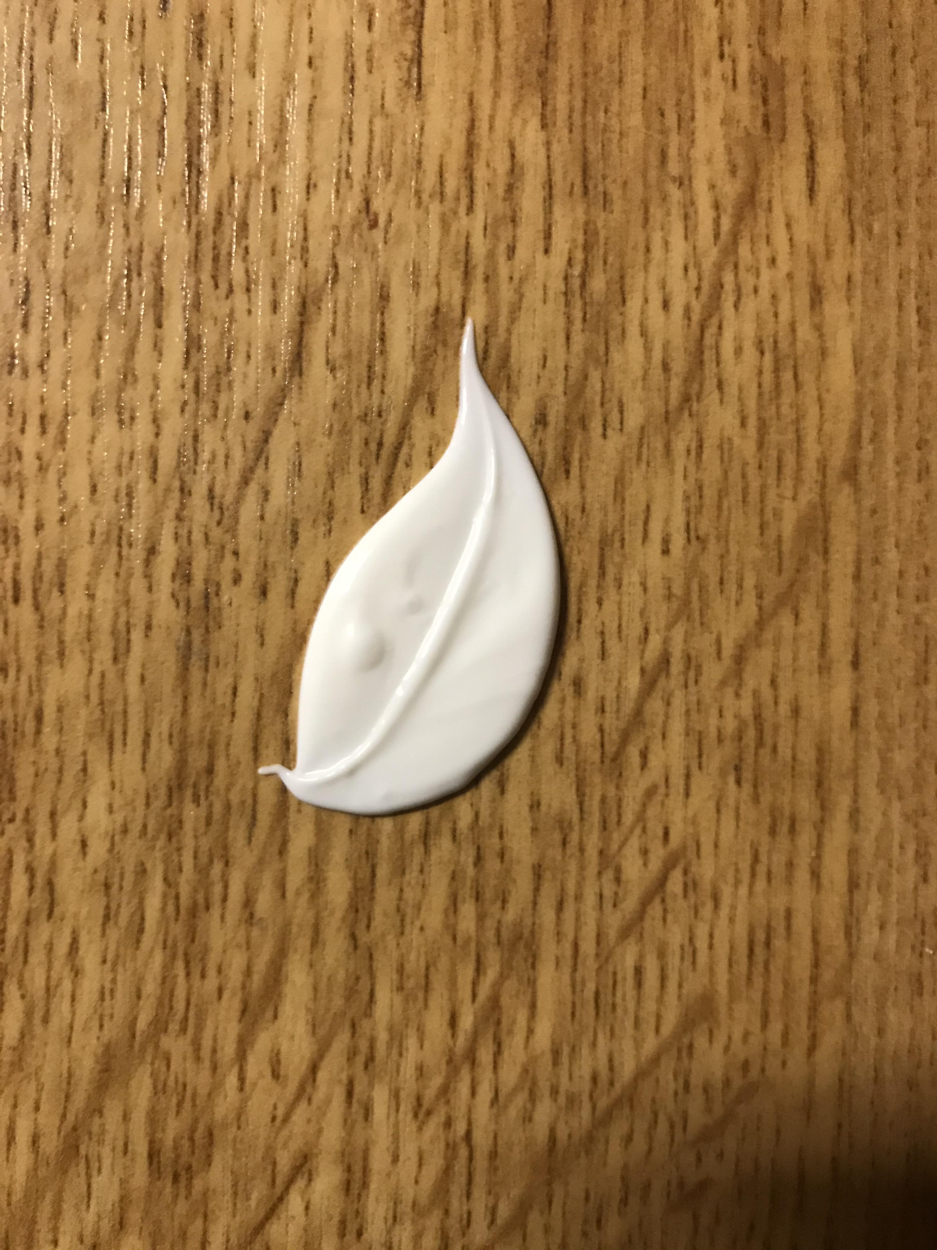 Mayonnaise fell off knife. This is how it landed. | Scrolller