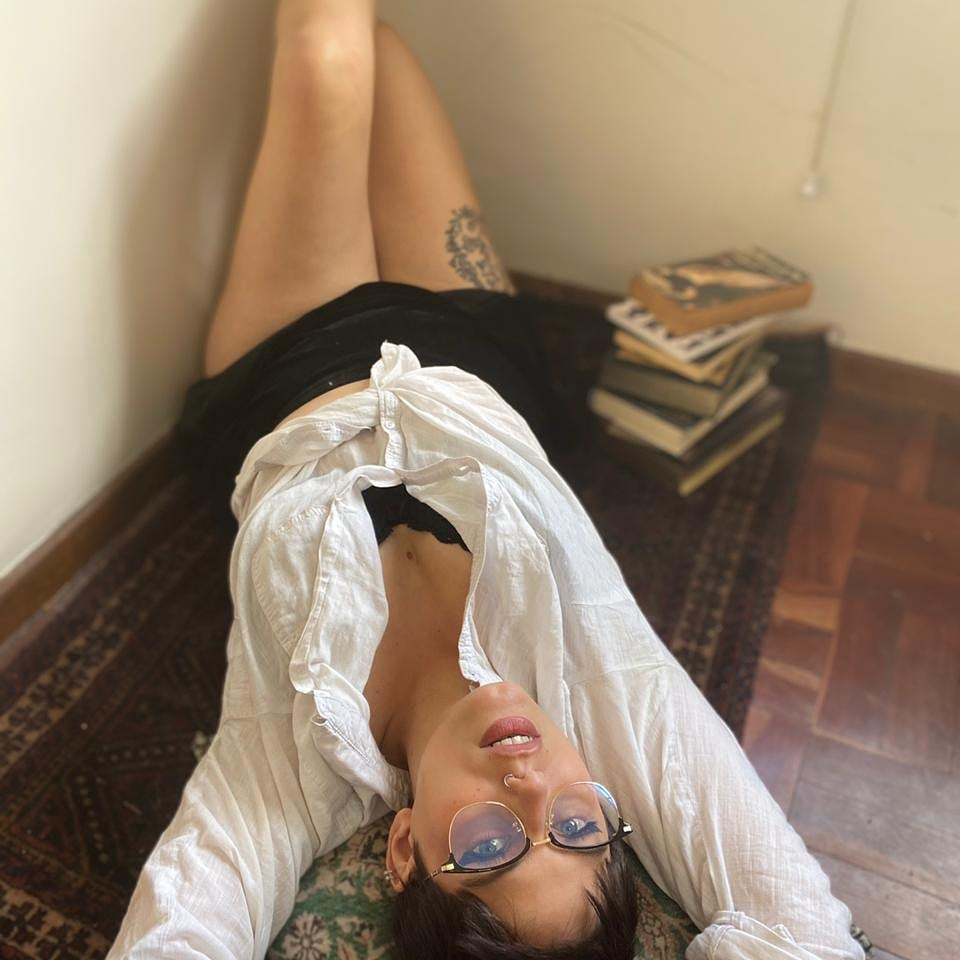 Meet me in the library | Scrolller