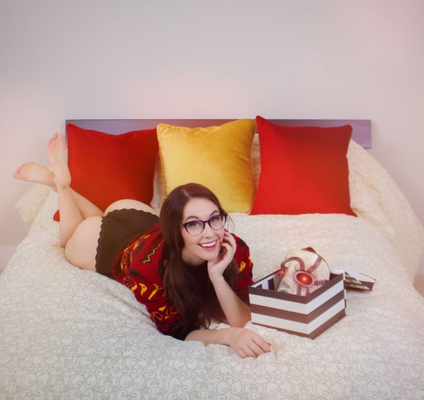 Meg Turney | Scrolller