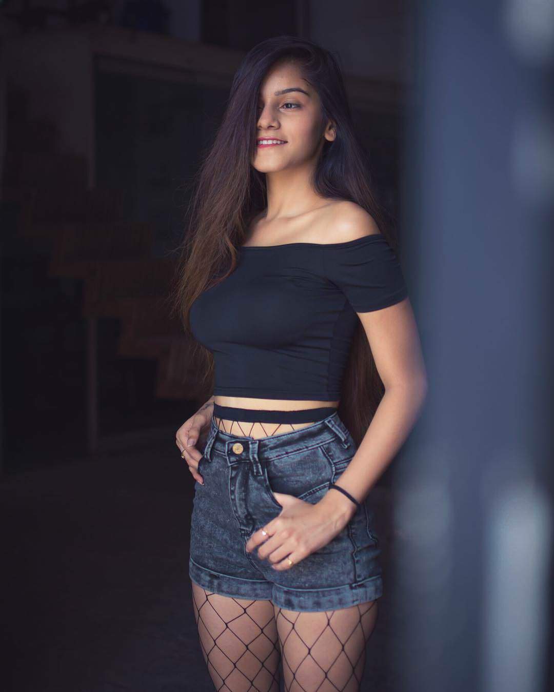 Meghna Kaur Scrolller