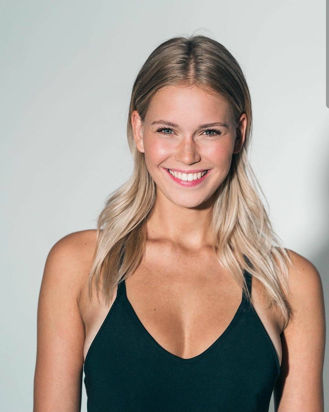 Melanie Kroll | Scrolller