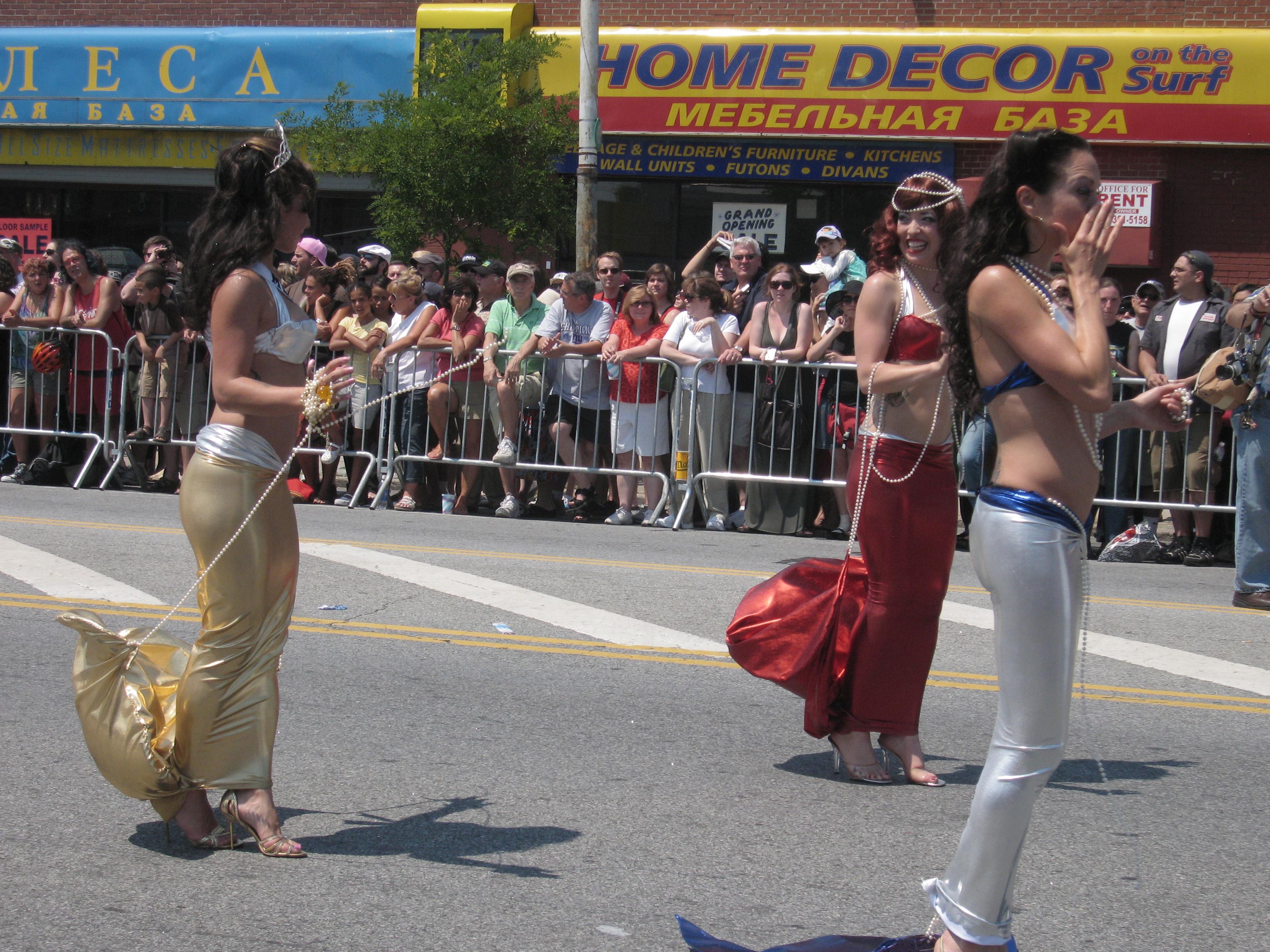 Mermaid parade 2008 | Scrolller