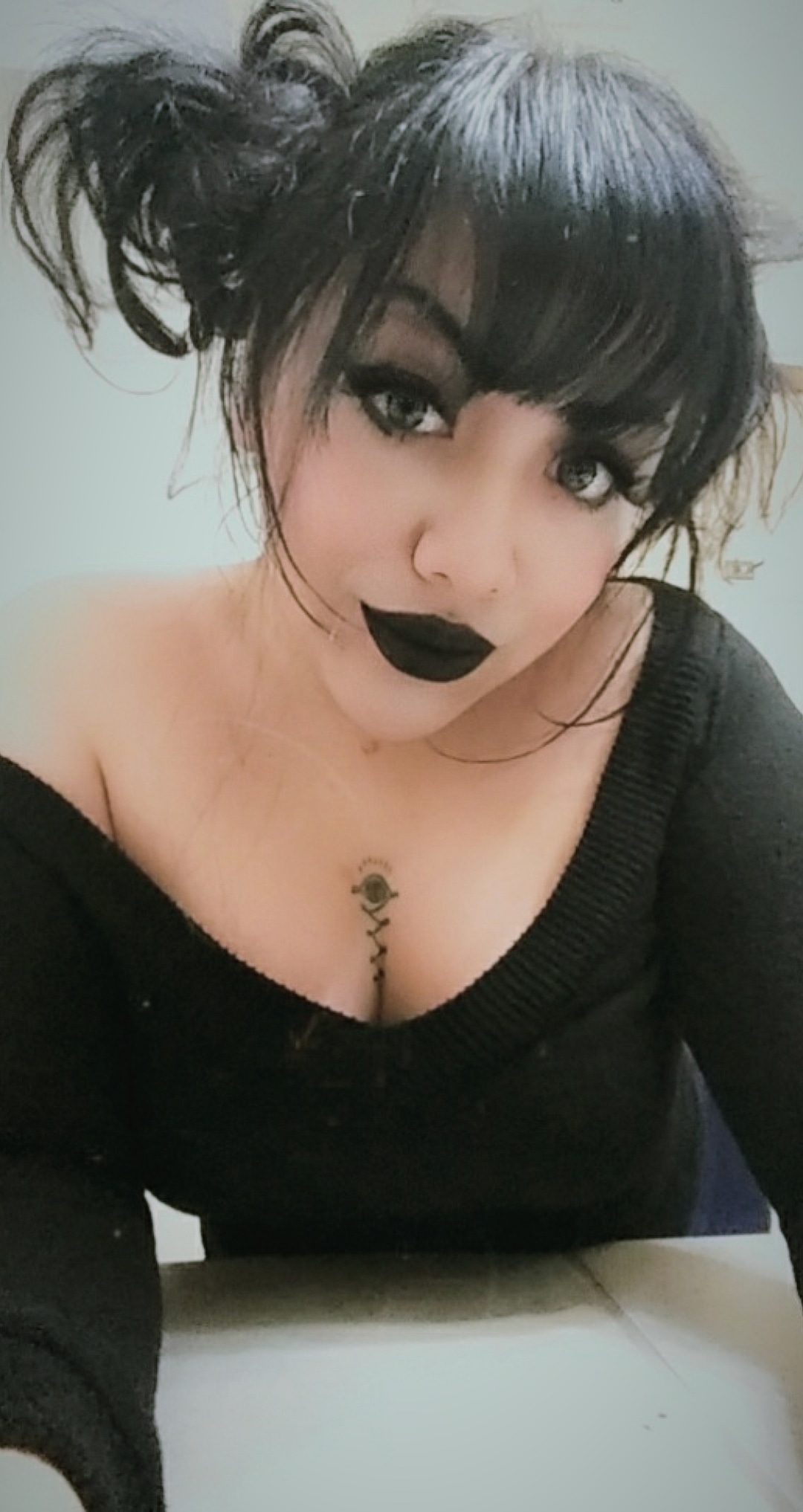 Messy buns | Scrolller