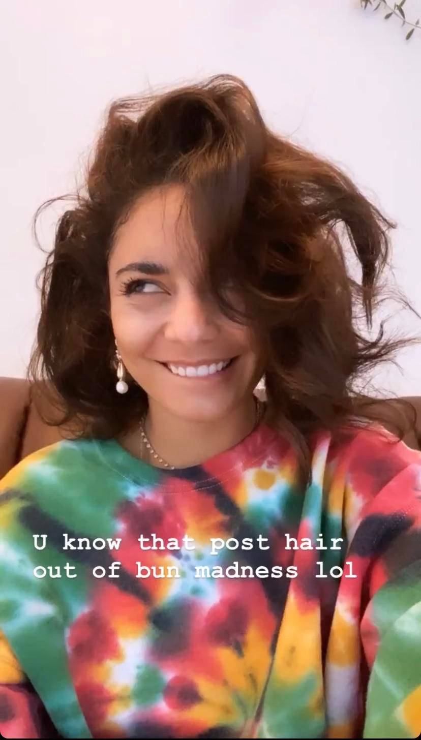 Messy Haired Cutie Scrolller
