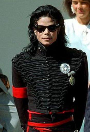 Michael Jackson in 1988 | Scrolller