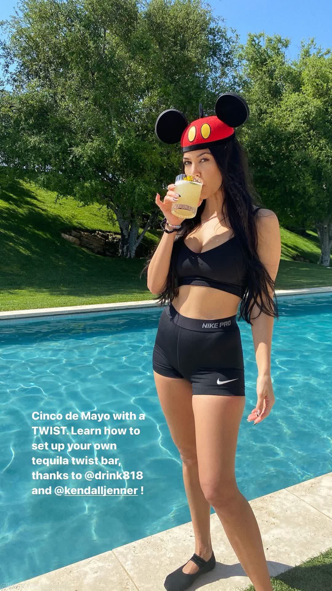 Mickey Mouse | Scrolller