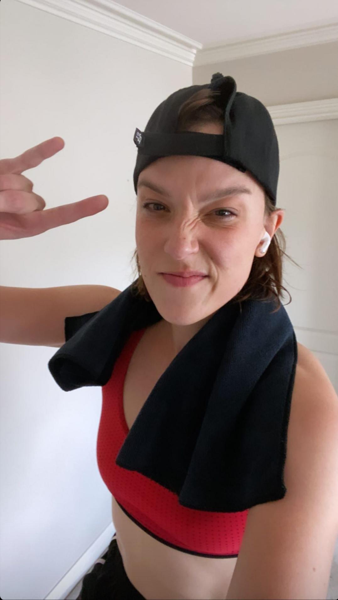 Mid Workout devil horns | Scrolller