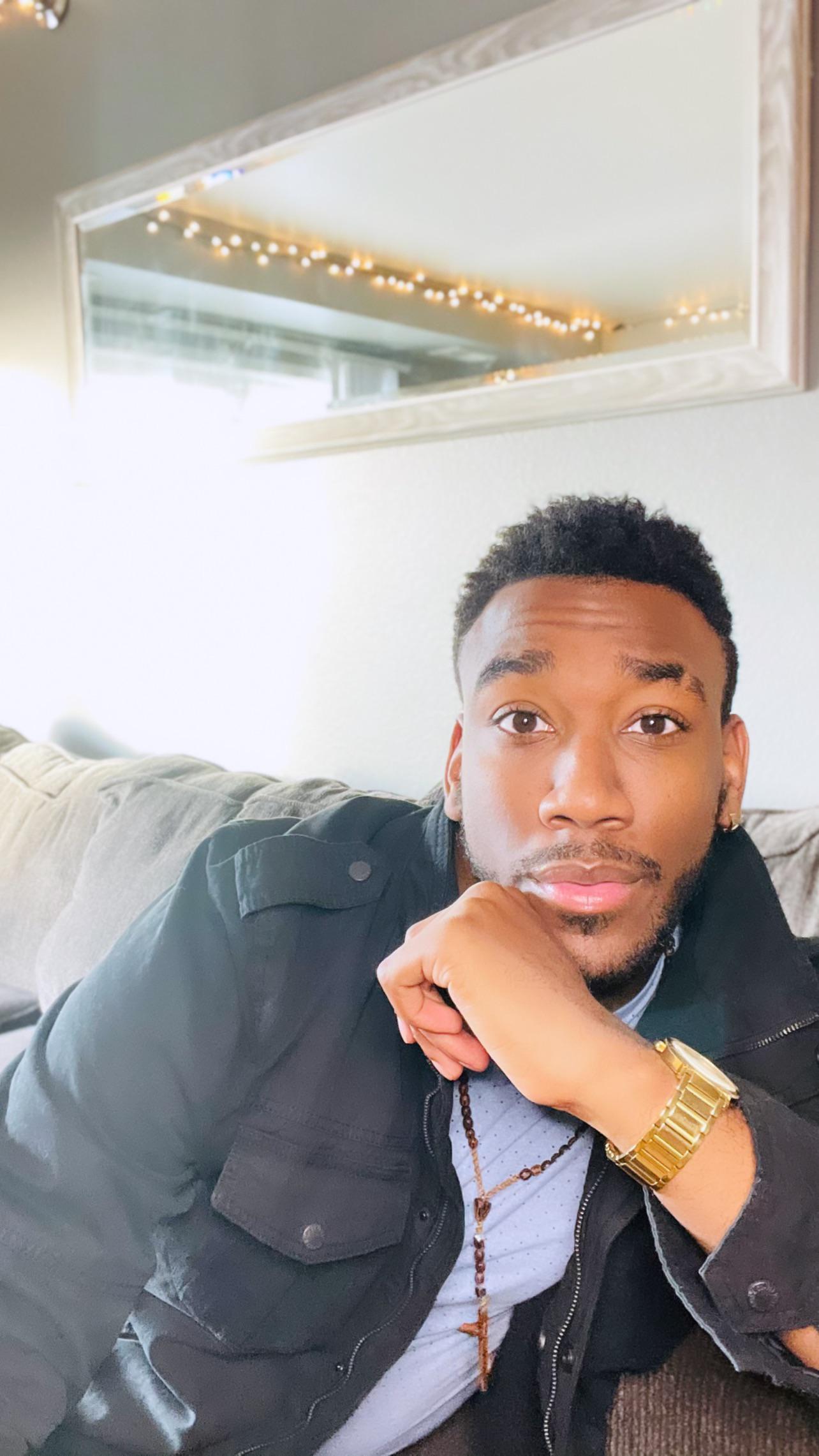 Might take my clothes off for y’all tonight 😉 | Scrolller